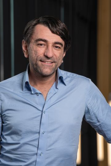 Mehmet Dede Receives Donald W. Davis UIS Award - University of Hartford